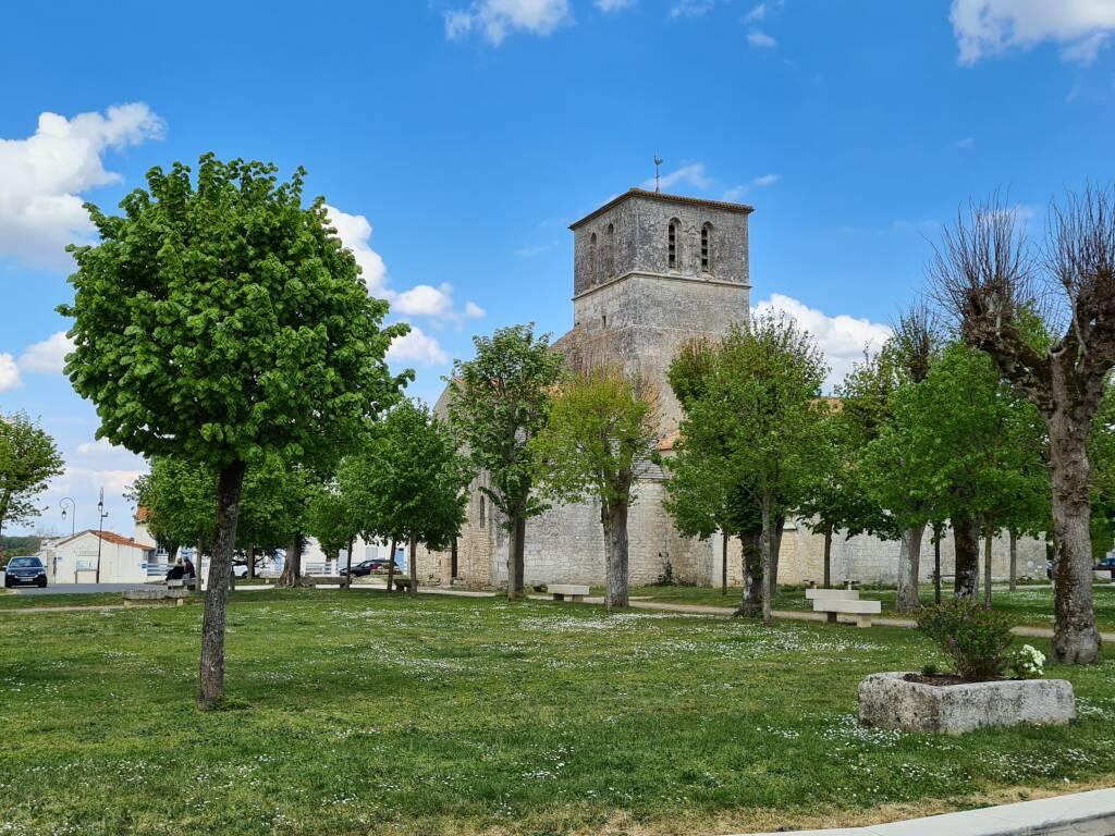 Circuit pédestre : Du village de Saint-Sornin à la tour de Broue - Un ...